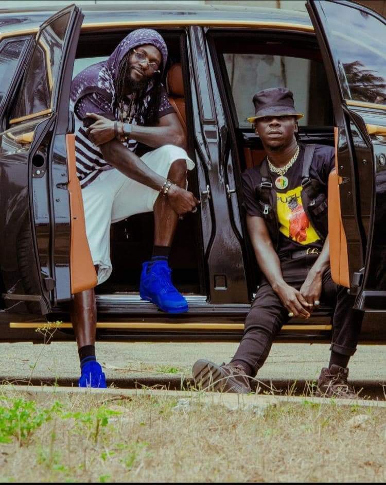 Stonebwoy Receives Plaques From Boomplay For Being The Highest Streamed ... Stonebwoy Receives Plaques From Boomplay For Being The Highest Streamed ...